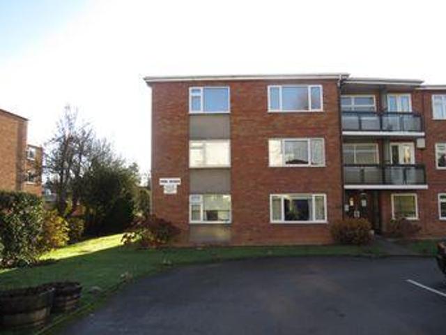 2 Bedrooms Flat for rent in The Oaks, Warwick Place, Leamington Spa CV32