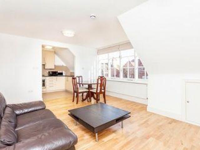 2 Bedrooms Flat for rent in The Avenue, Chiswick, London W4