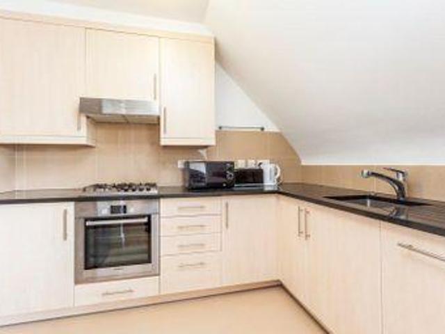 2 Bedrooms Flat for rent in The Avenue, London W4