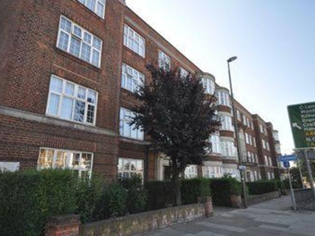 2 Bedrooms Flat for rent in The Burroughs, Hendon, London NW4