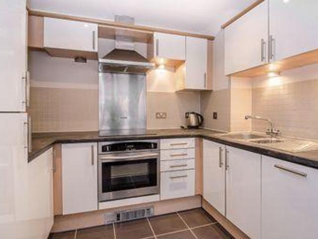 2 Bedrooms Flat for rent in The Bittoms, Kingston Upon Thames KT1