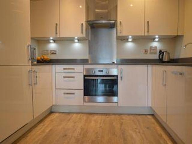 2 Bedrooms Flat for rent in The Boardwalk, Pearl Lane, Victory Pier ME7