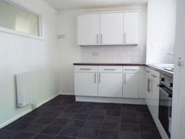 2 Bedrooms Flat for rent in The Boulevard, Worthing BN13