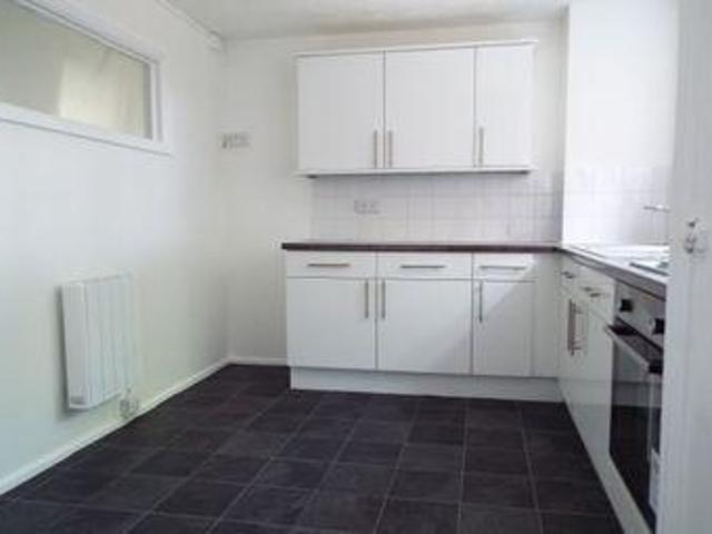 2 Bedrooms Flat for rent in The Boulevard, Worthing BN13