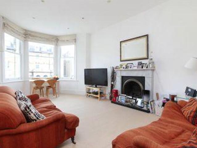 2 Bedrooms Flat for rent in The Chase, Clapham, London SW4