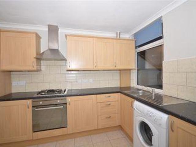 2 Bedrooms Flat for rent in The Chase, Wallington, Surrey SM6
