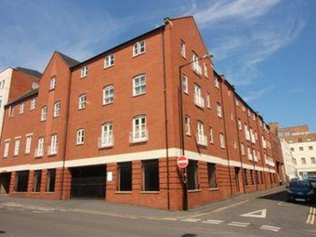 2 Bedrooms Flat for rent in The Corner House, Windsor Place, Leamington Spa CV32