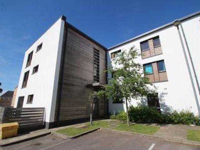 2 Bedrooms Flat for rent in The Courtyard, Beggarwood, Basingstoke RG22