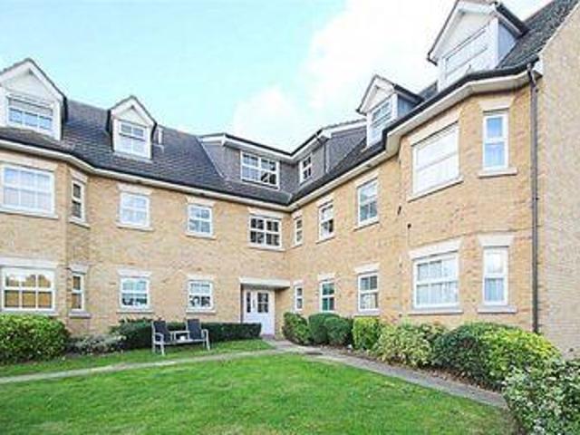 2 Bedrooms Flat for rent in The Courtyard, Brentwood CM15