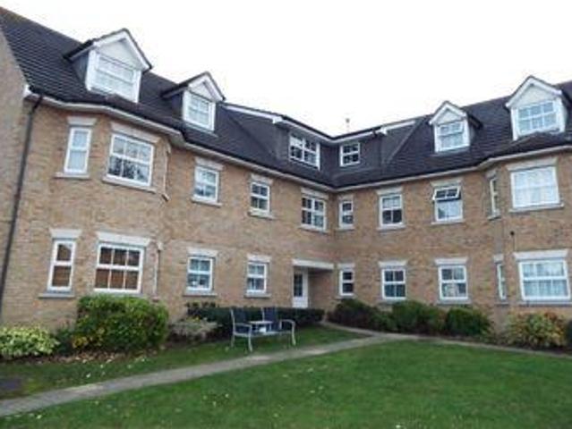2 Bedrooms Flat for rent in The Courtyard, Brentwood CM15
