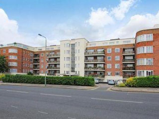 2 Bedrooms Flat for rent in The Drive, Golders Green, London NW11