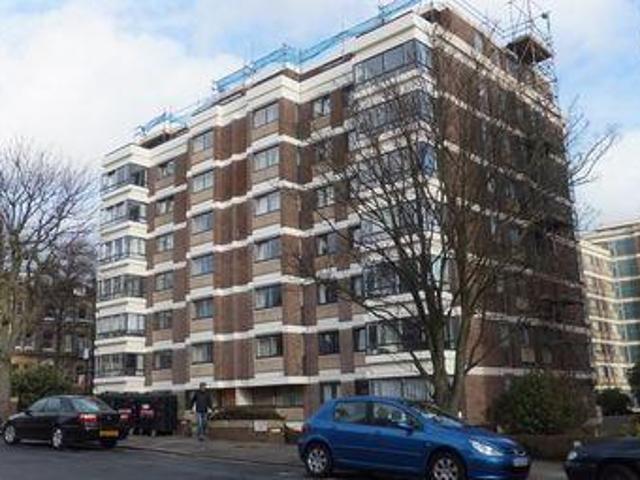 2 Bedrooms Flat for rent in The Drive, Hove BN3