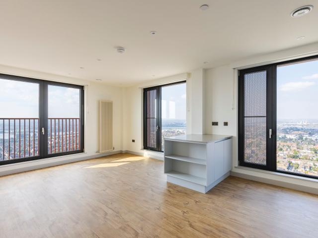 2 Bedrooms Flat for Rent in The Eades, Walthamstow Central | Foxtons