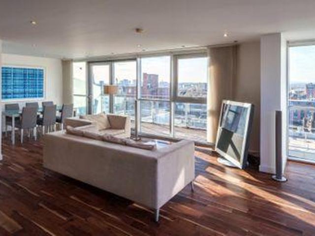 2 Bedrooms Flat for rent in The Edge, Clowes Street, Salford, Greater Manchester M3