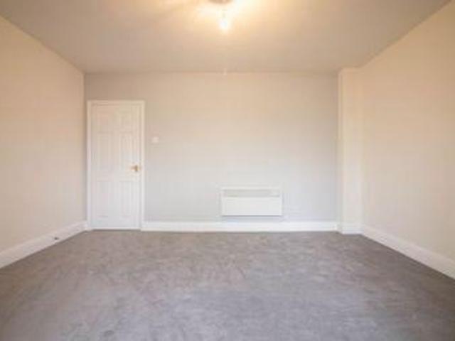 2 Bedrooms Flat for rent in The Firs, St. Barnabas Road, Woodford Green IG8