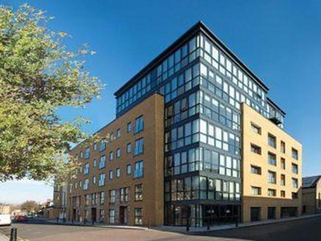 2 Bedrooms Flat for rent in The Forge Apartments, Isle Of Dogs, London E14