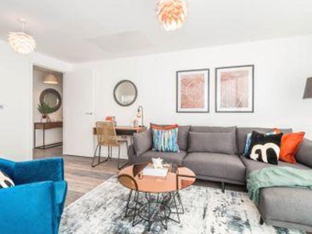 2 Bedrooms Flat for rent in The Forum, Chinatown B5