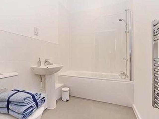 2 Bedrooms Flat for rent in The Gateway, Blast Lane, Sheffield S2