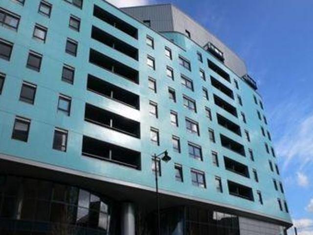 2 Bedrooms Flat for rent in The Gateway West, Leeds LS9
