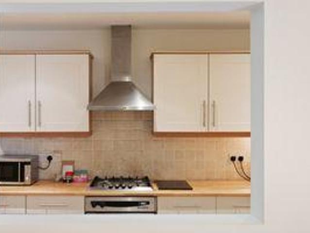 2 Bedrooms Flat for rent in The Glade, Coningham Road, London W12