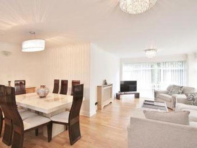 2 Bedrooms Flat for rent in The Grange, Ealing W13