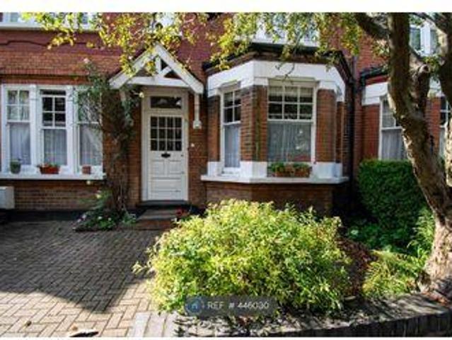 2 Bedrooms Flat for rent in The Grove, London N3