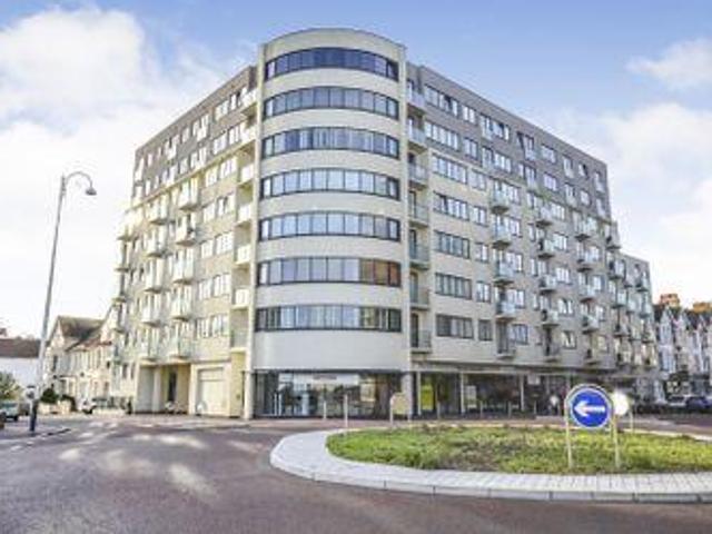 2 Bedrooms Flat for rent in The Landmark, Sackville Road, Bexhill On Sea TN39