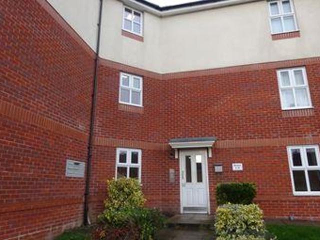 2 Bedrooms Flat for rent in The Links, Hyde SK14