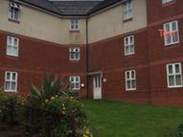 2 Bedrooms Flat for rent in The Links, Hyde SK14
