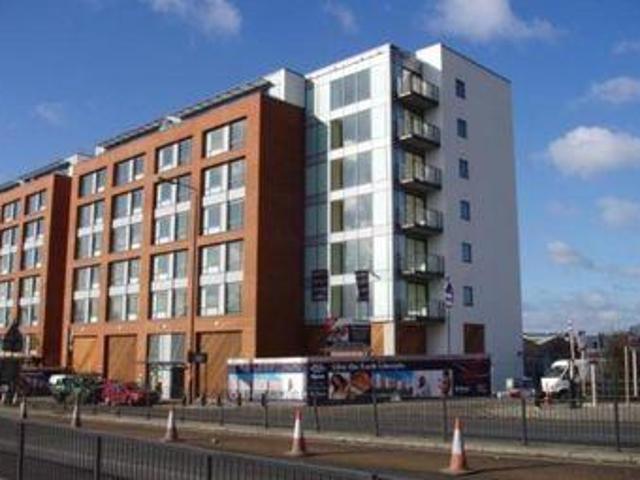 2 Bedrooms Flat for rent in The Lock Building, Stratford High Street, London E15