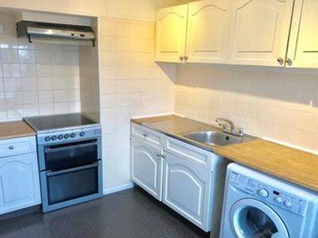 2 Bedrooms Flat for rent in The Pines, Loughborough Road LE4