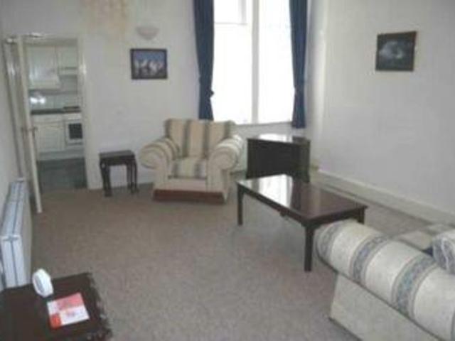 2 Bedrooms Flat for rent in The Polygon, Eccles, Manchester M30