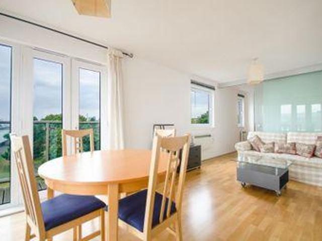 2 Bedrooms Flat for rent in The Reflection, Royal Victoria Gardens E16