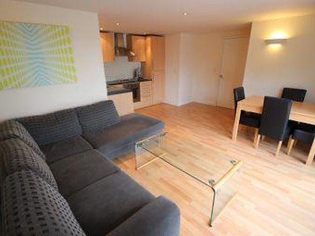 2 Bedrooms Flat for rent in The Royal Apartments, Wilton Place, Salford City M3