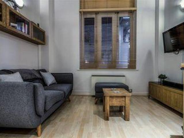 2 Bedrooms Flat for rent in The Royal, Wilton Place, Salford M3