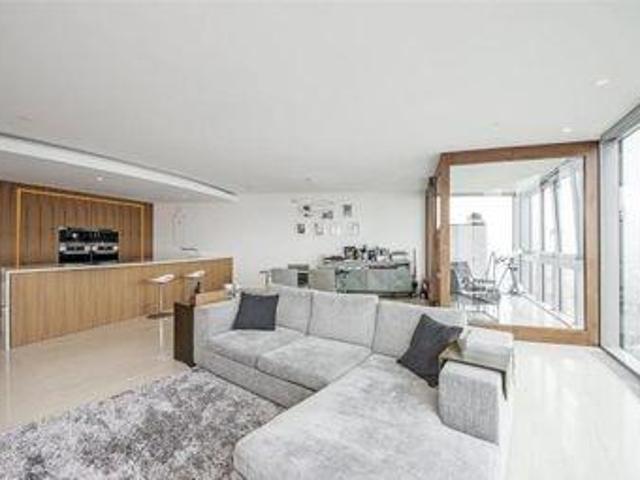 2 Bedrooms Flat for rent in The Tower, St. George Wharf, Vauxhall SW8