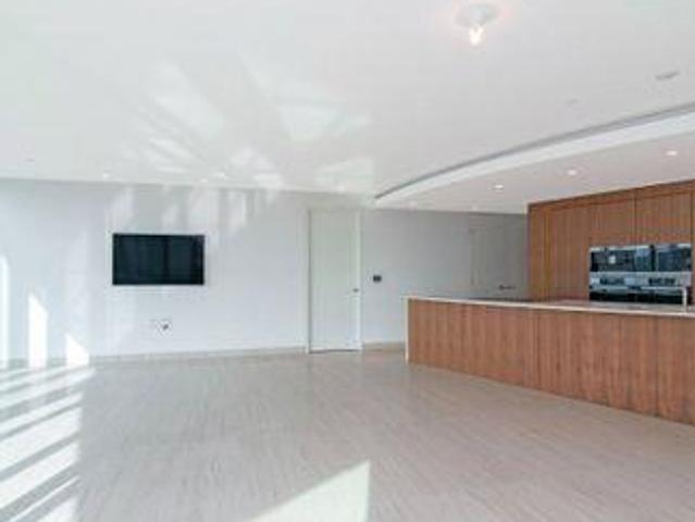 2 Bedrooms Flat for rent in The Tower, St. George Wharf, Vauxhall SW8