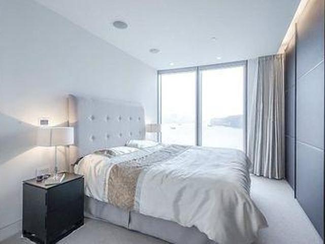 2 Bedrooms Flat for rent in The Tower, St George Wharf, London SW8