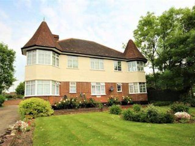 2 Bedrooms Flat for rent in The Towers, Engel Park, Mill Hill NW7