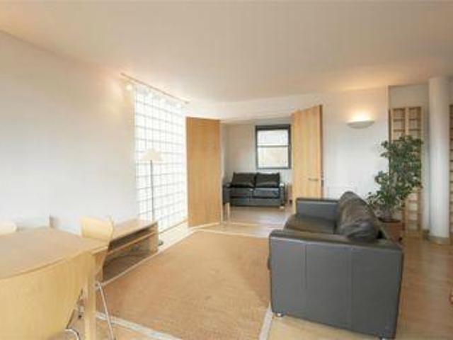 2 Bedrooms Flat for rent in The Triangle, 21 Three Oak Lane, London SE1