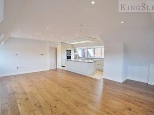 2 Bedrooms Flat for rent in The Vale, London NW11