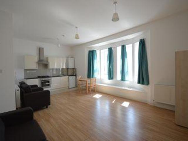 2 Bedrooms Flat for rent in The Vale, Uxbridge Road, Acton W3