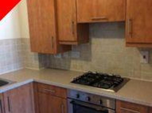 2 Bedrooms Flat for rent in The Wickets, Luton LU2