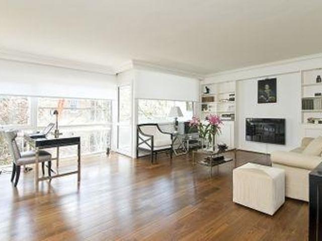 2 Bedrooms Flat for rent in Thistle Grove, London SW10