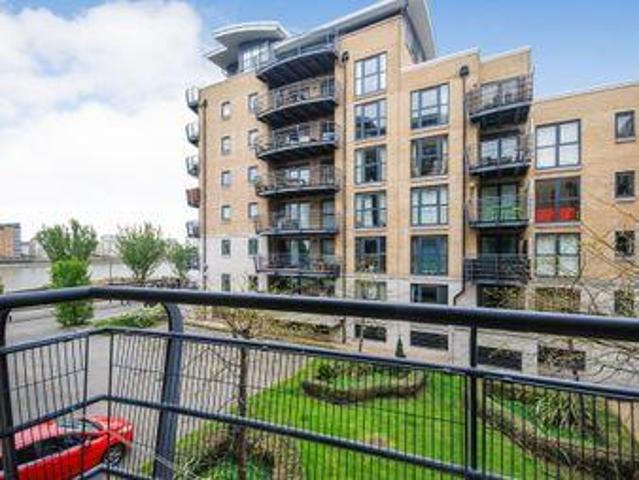 2 Bedrooms Flat for rent in Thistley Court, Glaisher Street, London SE8