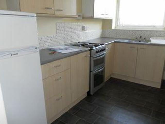 2 Bedrooms Flat for rent in Thirkelby Close, Slough SL1