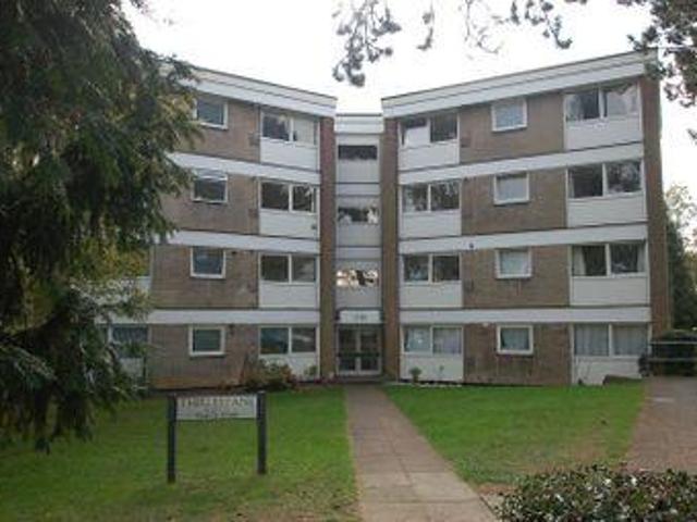 2 Bedrooms Flat for rent in Thirlestane, Lemsford Road AL1