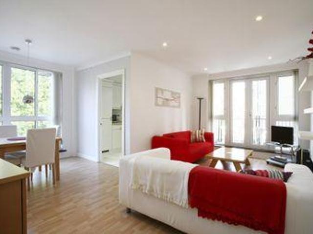 2 Bedrooms Flat for rent in Thomas More Street, London E1W