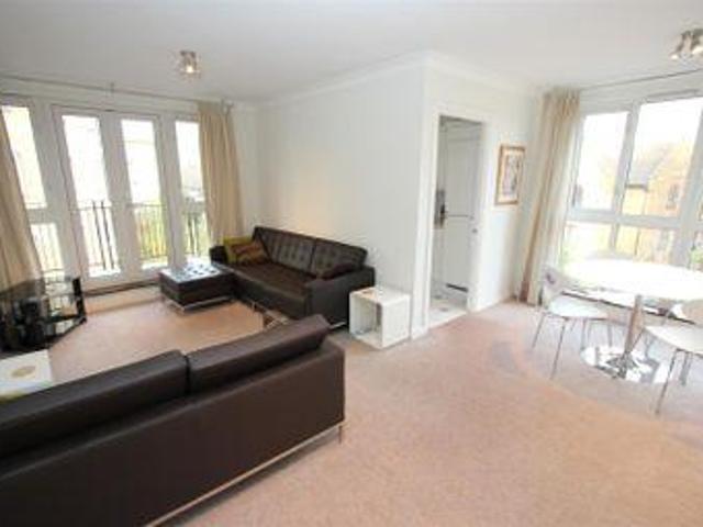 2 Bedrooms Flat for rent in Thomas More Street, London E1W