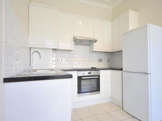 2 Bedrooms Flat for rent in Thornton Avenue, Balham SW2
